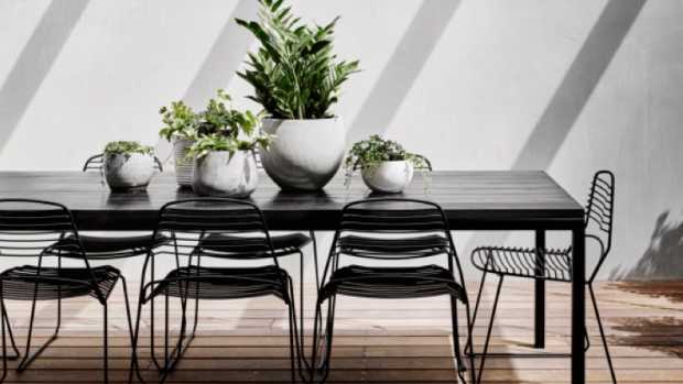 A Look Inside Bruce Wayne's Modern Lakeside Bachelor Pad - Airows