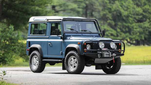 This Marine Blue Land Rover Defender 90 Is Simply Perfect - Airows