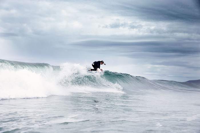 19 Photos Proving Few Things Are Cooler Than Surfing In A Tuxedo - Airows
