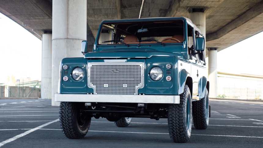 This Marine Blue Land Rover Defender 90 Is Simply Perfect - Airows
