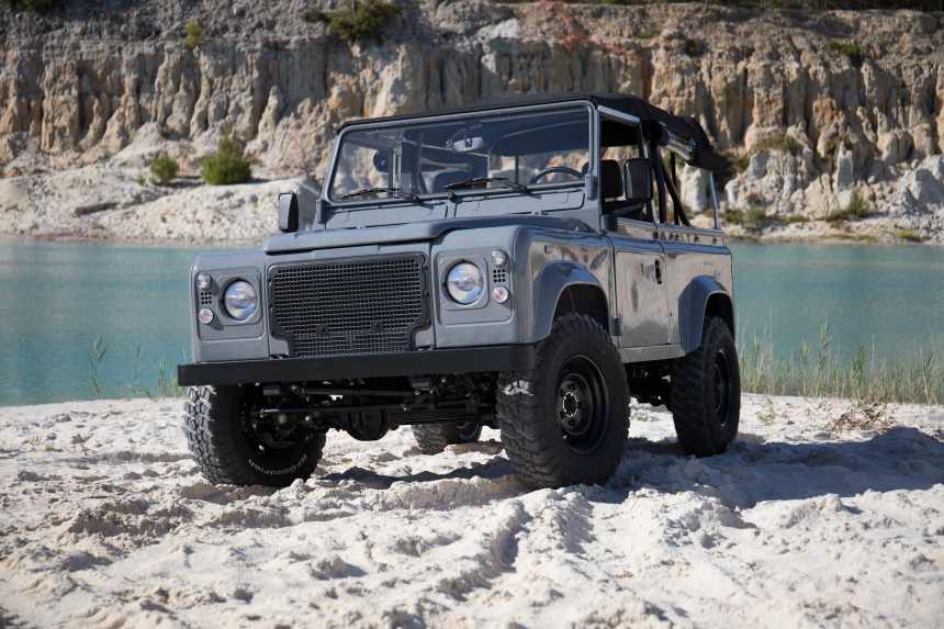 10 Achingly Beautiful Photos of a Customized Land Rover D90 - Airows