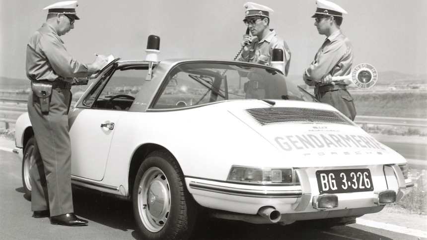 Check Out These Vintage Photos of Porsche 911 Police Cars in Austria ...
