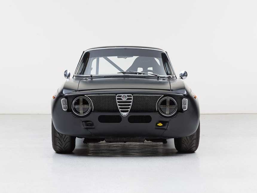 This 1971 Alfa Romeo Giulia Is So Pretty It Hurts - Airows