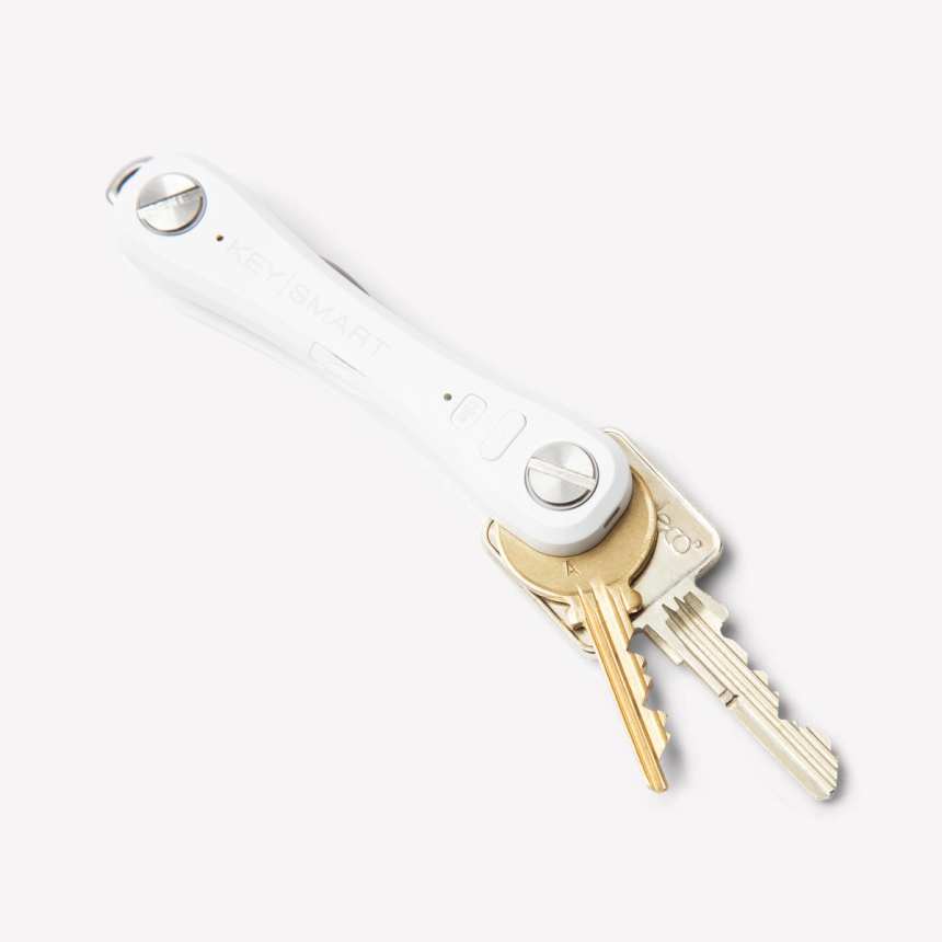 This Cleverly Designed Keychain Has a Built-In Geo-Locator - Airows