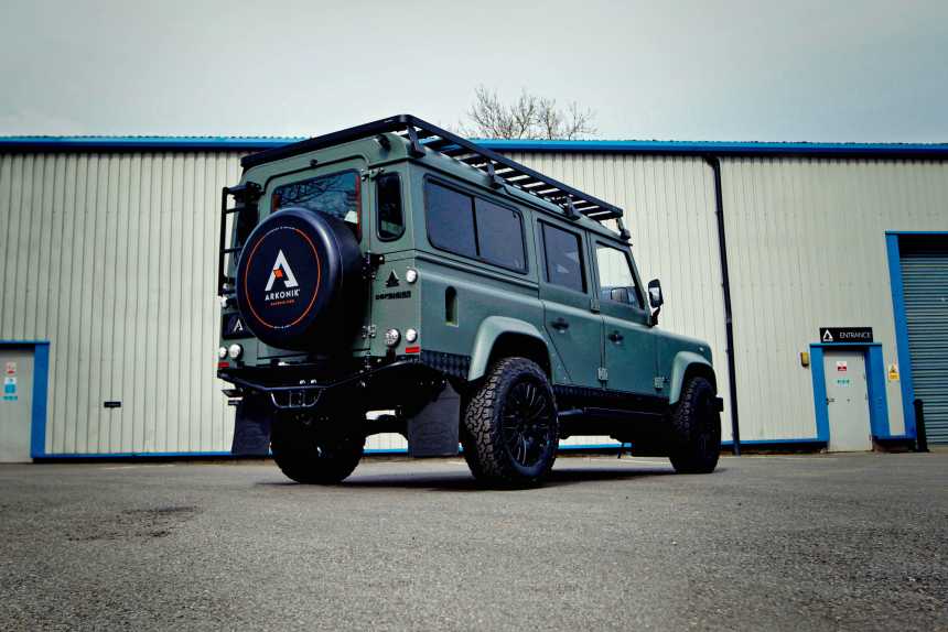 Car Porn: Custom 1992 Land Rover Defender - Airows