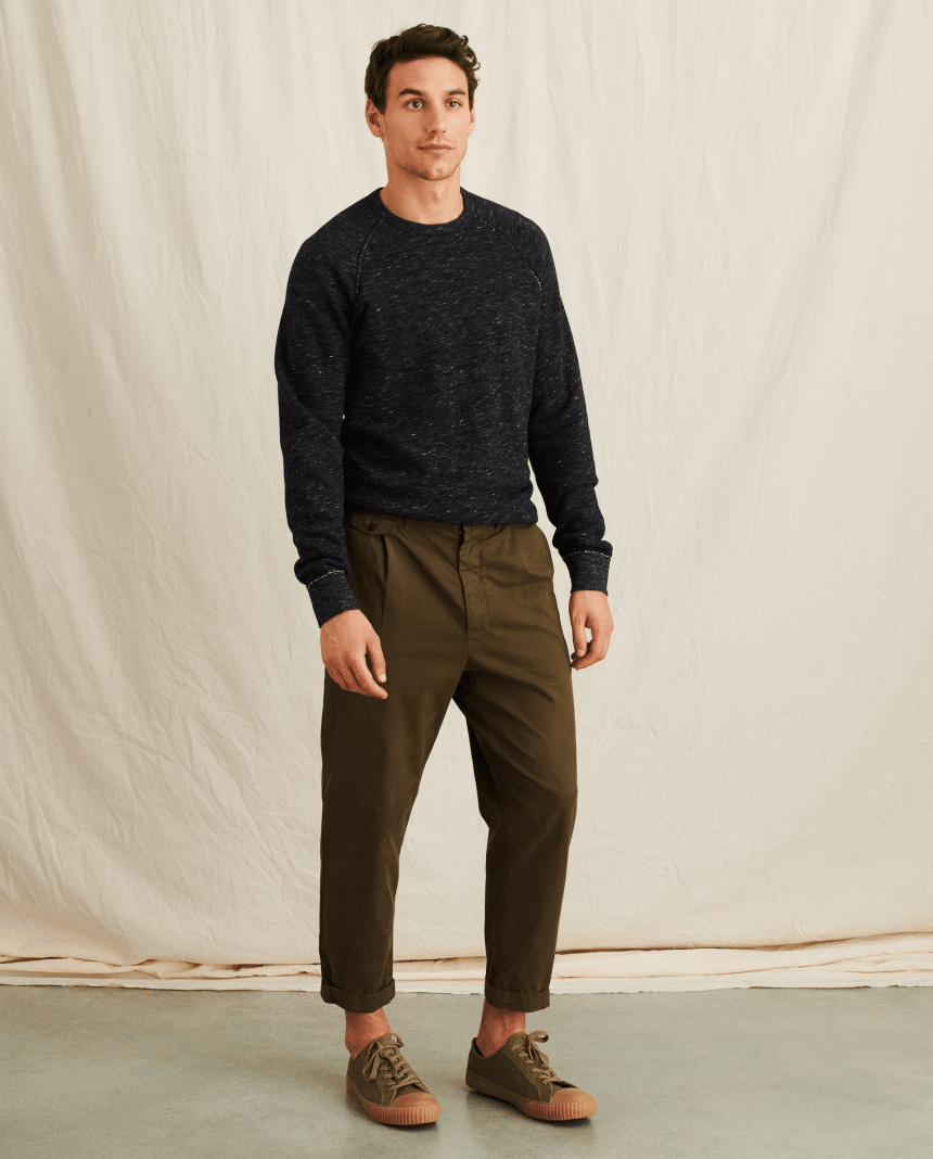 Alex Mill's Crewneck Sweatshirt Has Everything Going for It - Airows