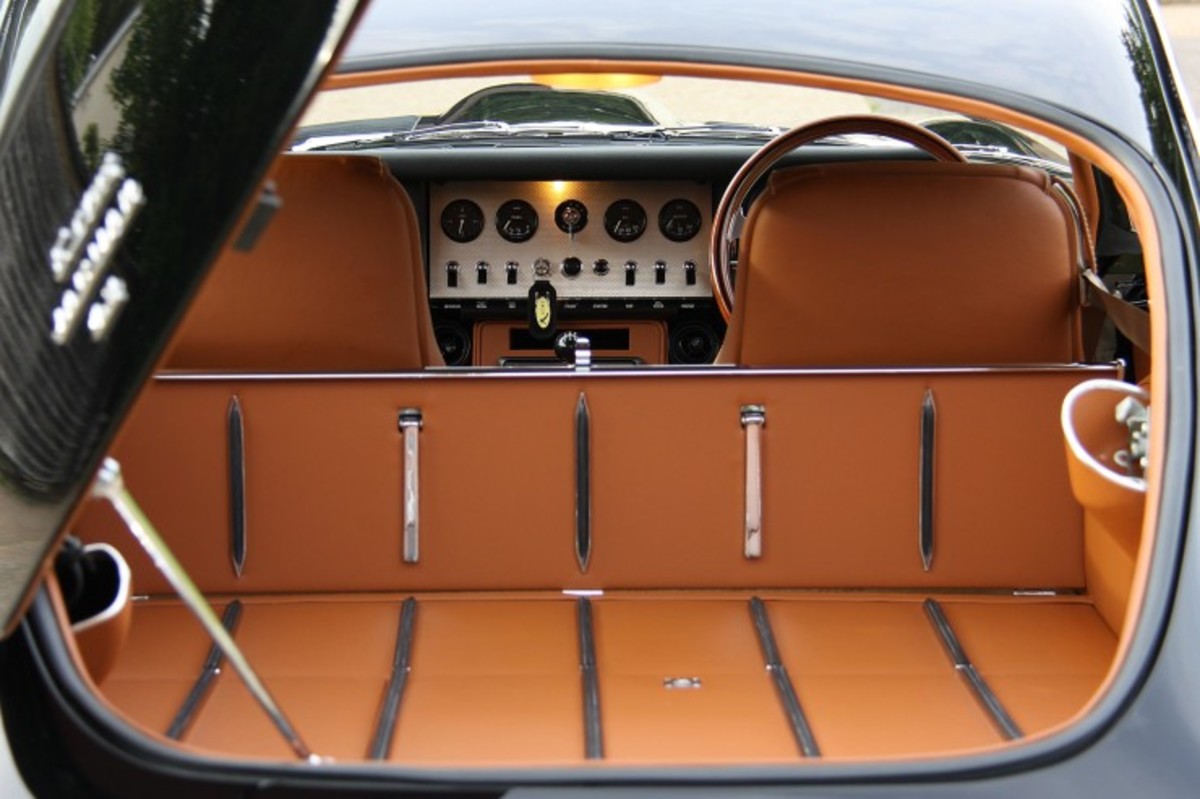Formula 1 Commentator Martin Brundle Has An Amazing Jaguar E-Type - Airows