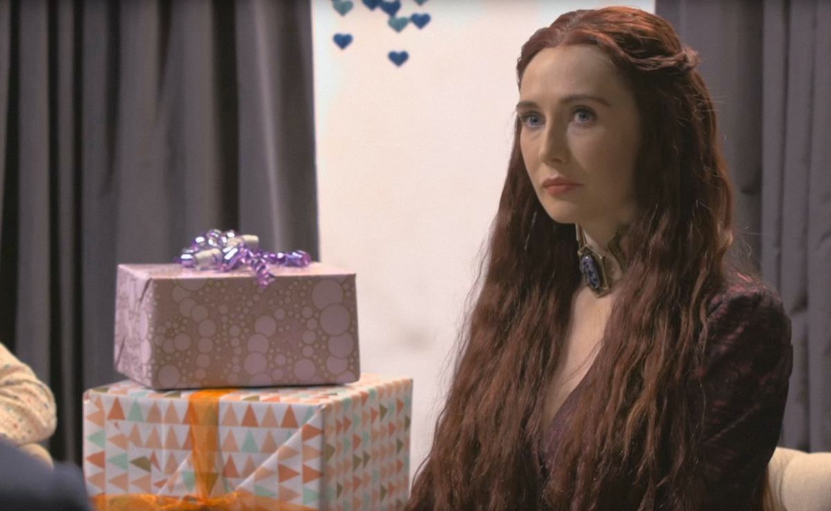Melisandre From 'Game Of Thrones' At A Baby Shower = Hilarious - Airows