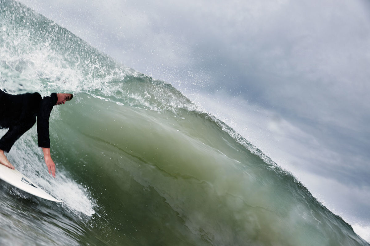 19 Photos Proving Few Things Are Cooler Than Surfing In A Tuxedo - Airows