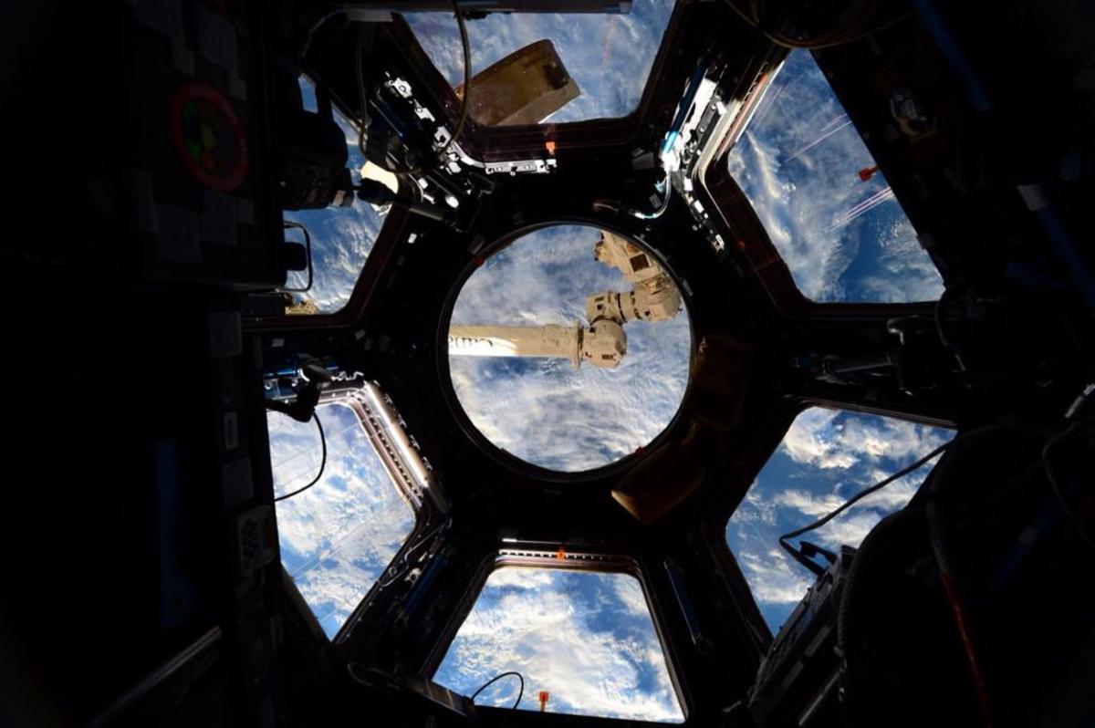 This Astronaut Is Sharing The Most Mind-Boggling Photos From Space - Airows