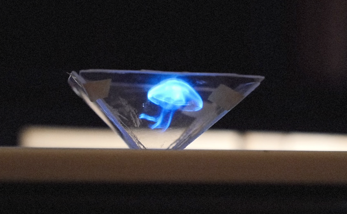 How To Turn Your Smartphone Into A 3D Hologram - Airows