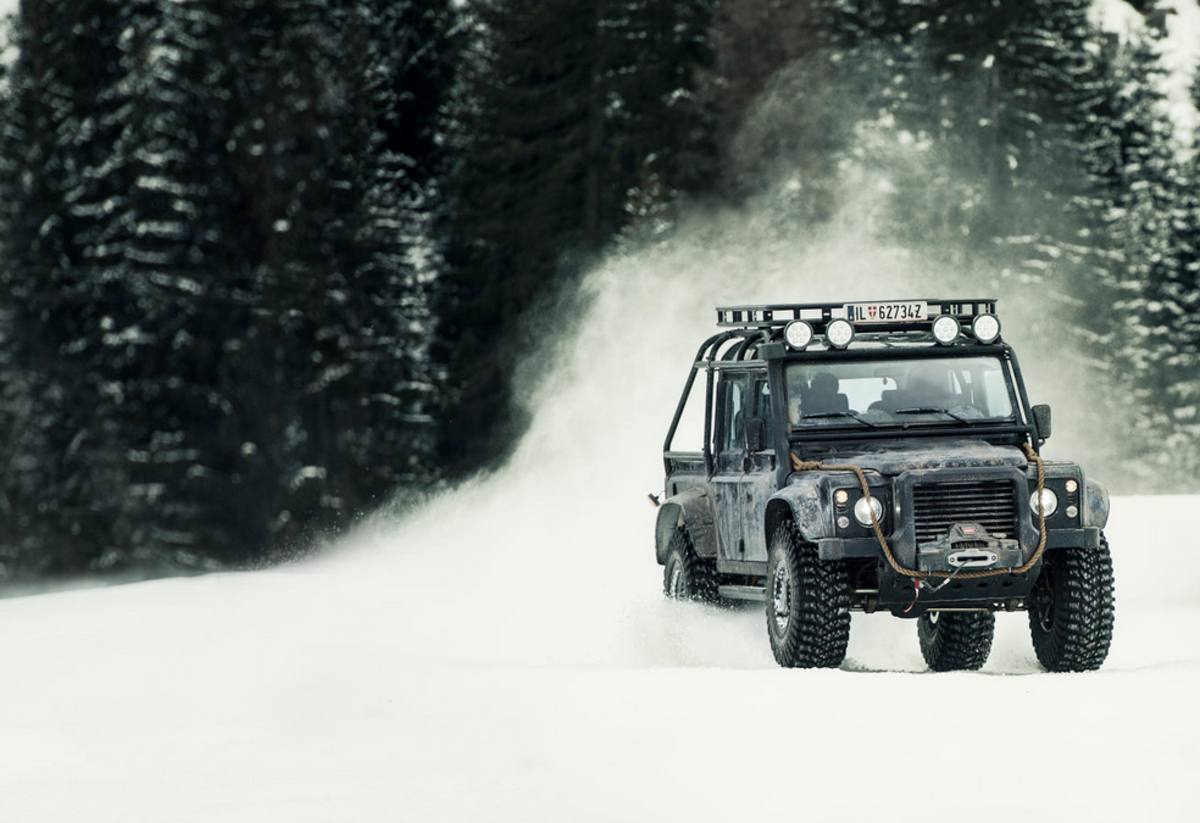 A Closer Look At The Customized Land Rover Defender In 'Spectre' - Airows