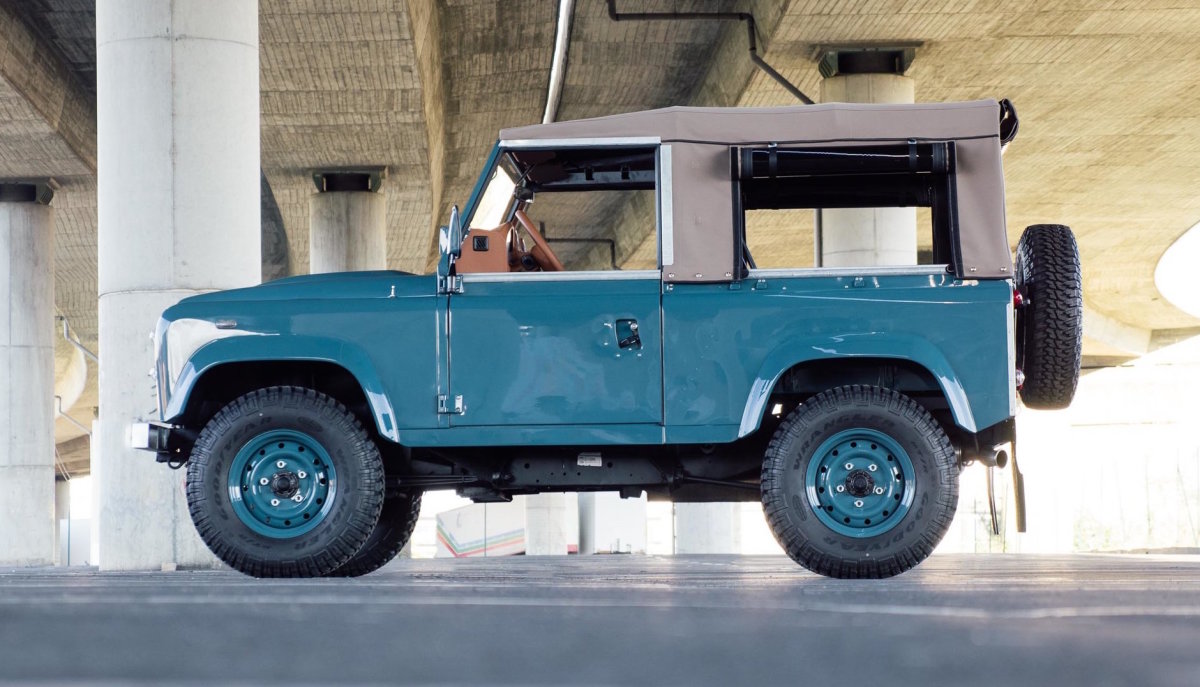 This Marine Blue Land Rover Defender 90 Is Simply Perfect Airows this-marine-blue-land-rover-defender-90-is-simply-perfect-airows