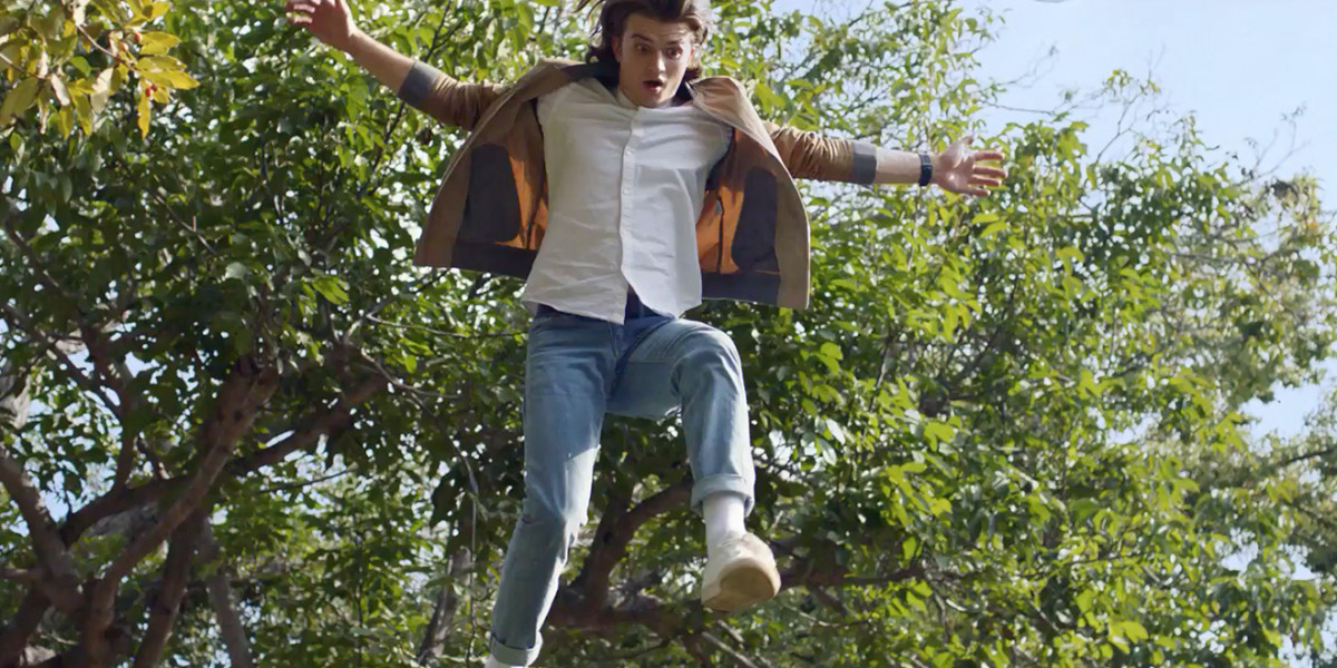 Watch a 'Stranger Things' Star Pay Homage to Iconic 'Ferris Bueller ...