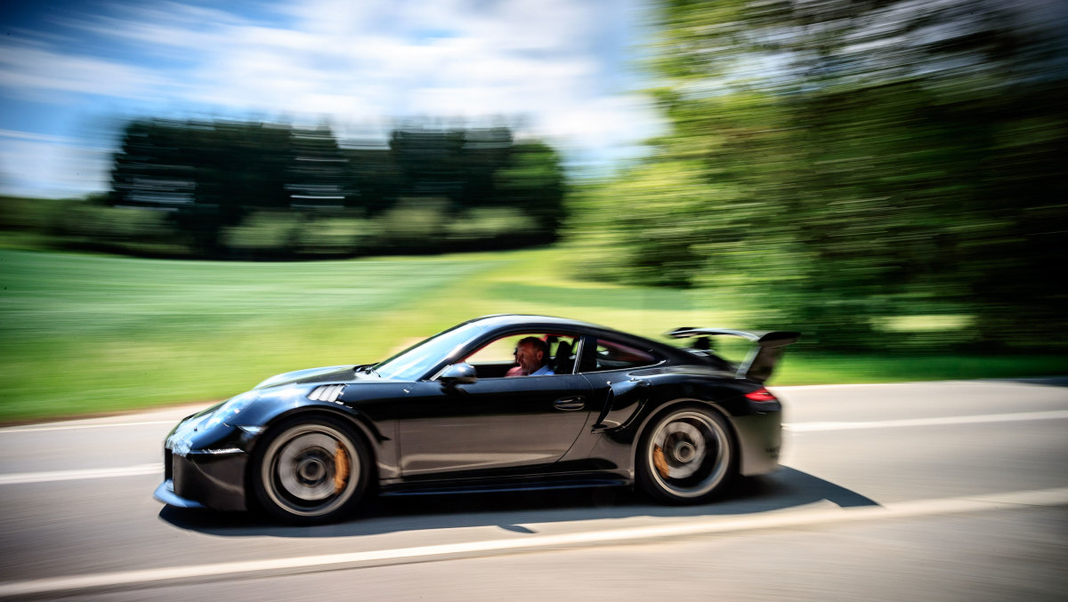 Watch This Ultra-Rare Porsche 911 Absolutely Eat Up an Italian Rally ...