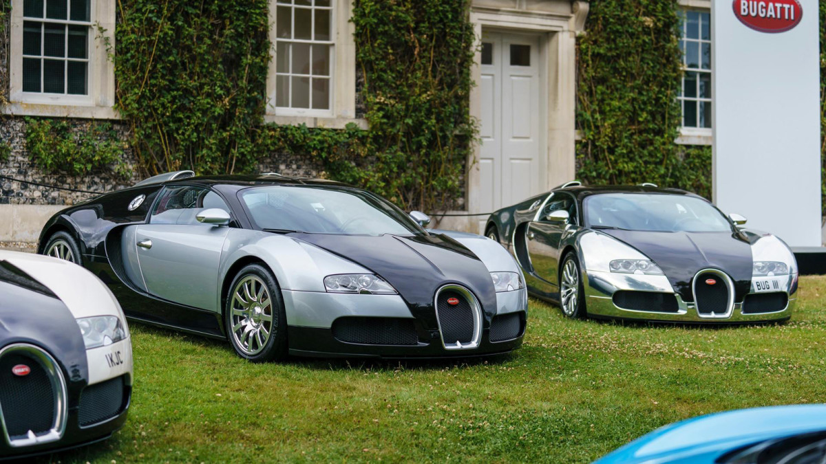 Watch What Happens When Scores of Bugattis Converge in Italy - Airows