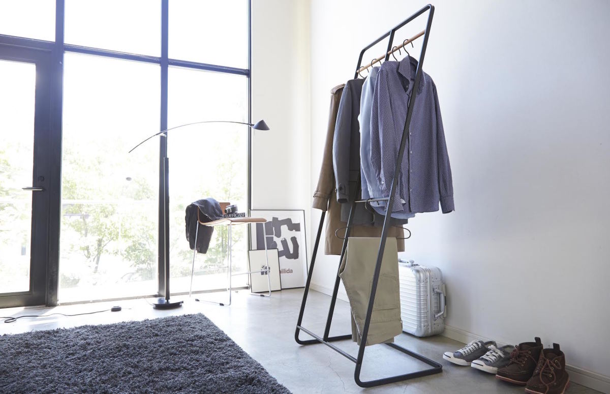 Declutter Your Wardrobe With This Japanese-Designed Clothing Rack - Airows