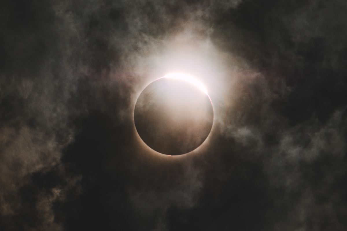 This 4K Footage Gets Up Close and Personal With the Total Solar Eclipse ...