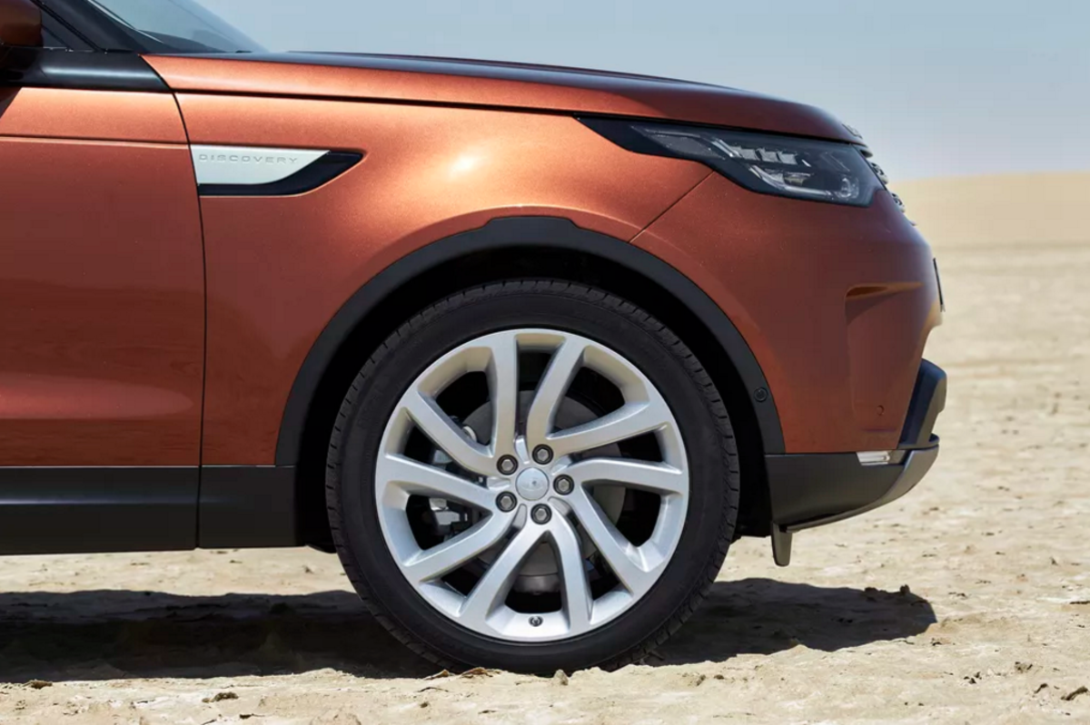 First Look at the All-New Land Rover Discovery - Airows